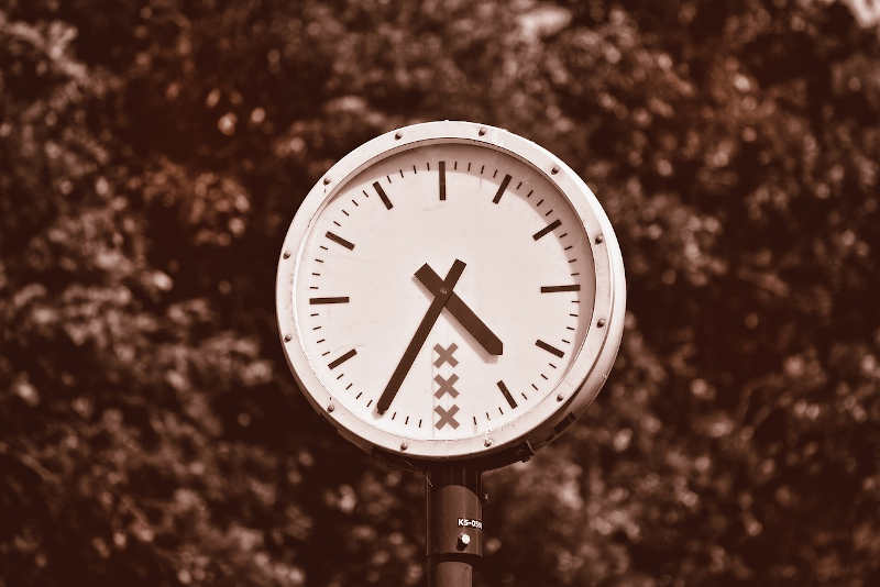 Wat is het verschil tussen AM en PM? - | IkVliegVeel.nl